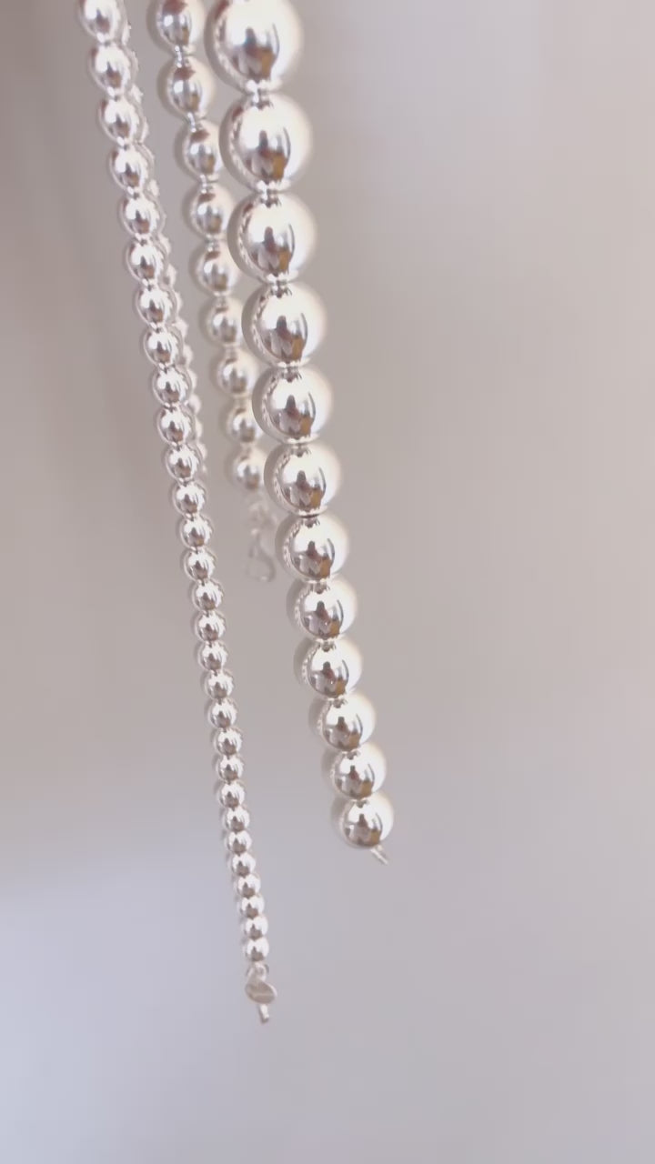 Silverhalsband Happy Chain | Snyggt statement halsband med kulor ...