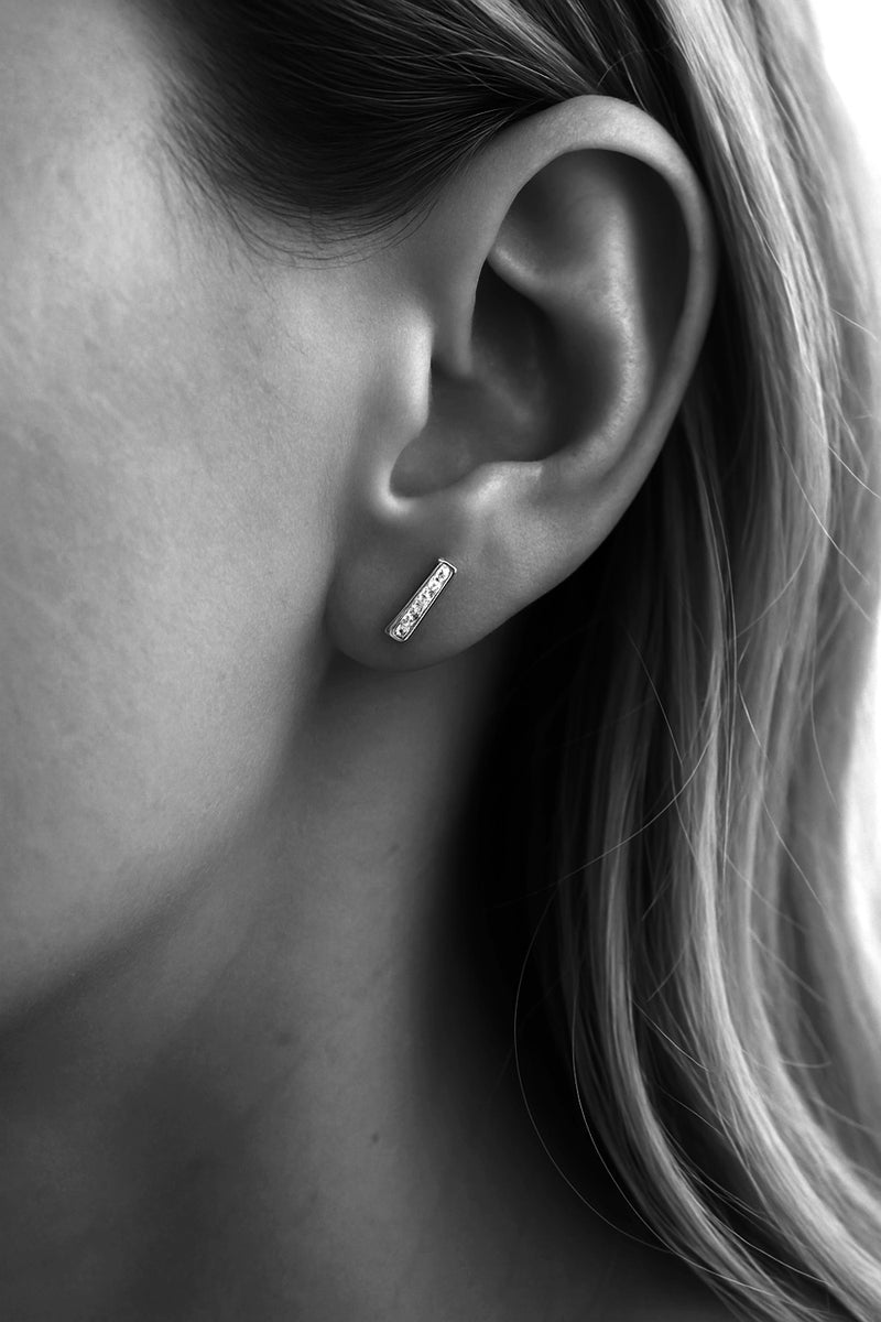 Rod Diamantörhängen | Stavar med gnistrande diamanter – Mila Silver